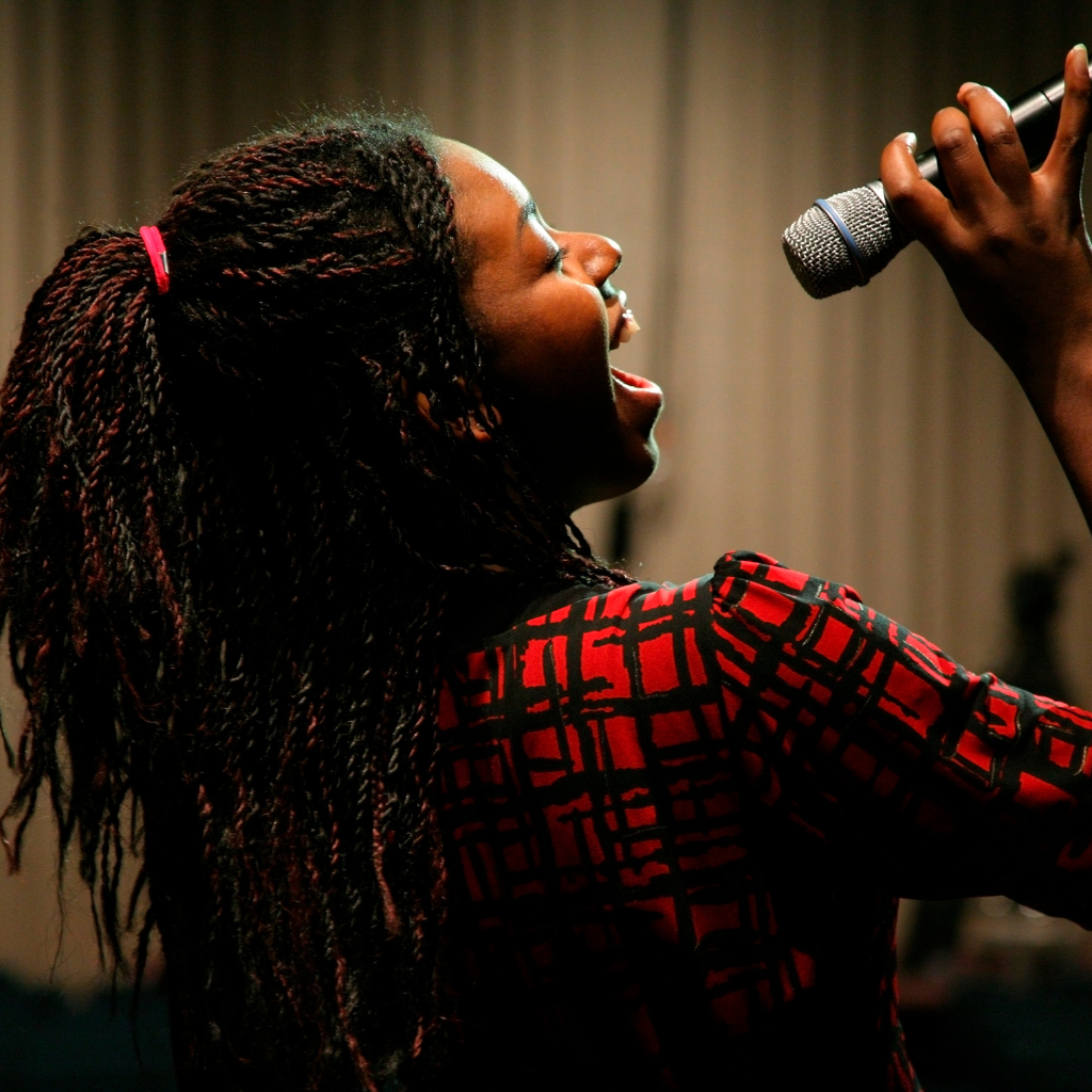 Singing lessons – Your Music School UK